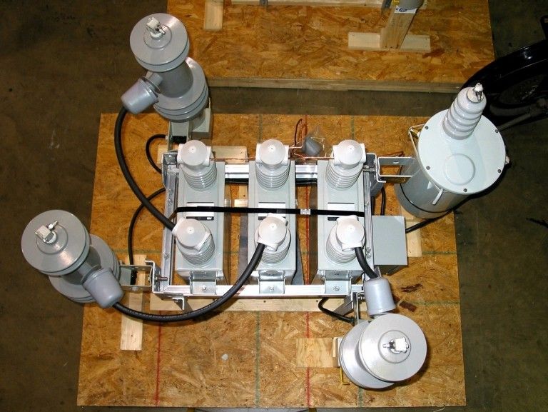 Controllix Pole mounted capacitor bank - Controllix