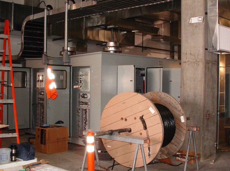 Medium voltage switched-multi-step capacitor bank 19 - Controllix